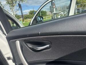 Balts BMW 116 2011 Viļņa, ar dzinēja tilpumu 2.00 L un nobraukumu 230 tūkst. km par 4400 €, foto 22 vietnē AUTOMOTO.COM.LV