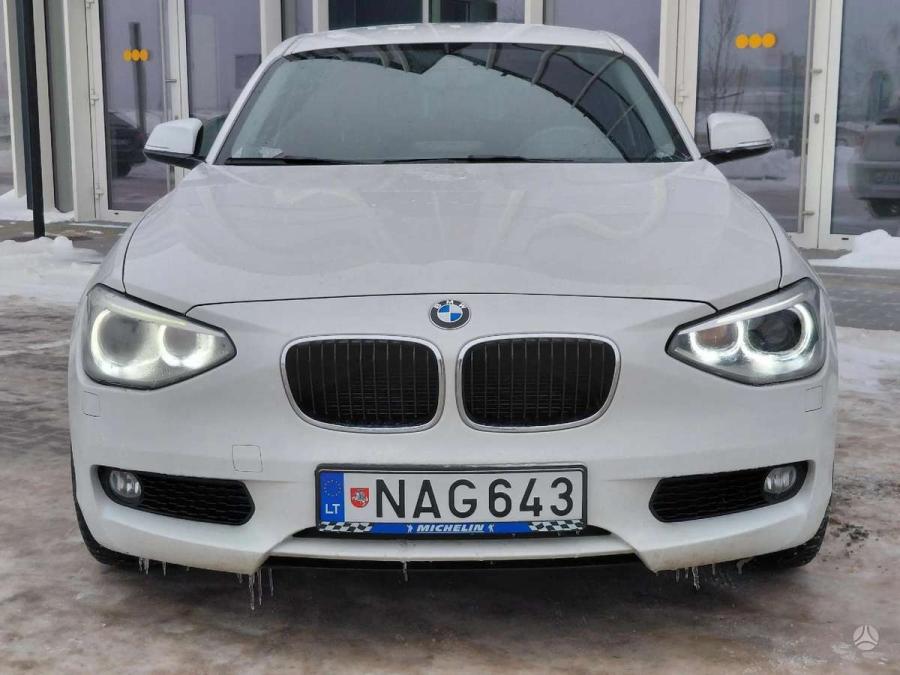 White BMW 116 2012 in Vilnius, with an engine capacity of 2.00 L and mileage of 353 thousand km for 7900 €, photo 2 on AUTOMOTO.COM.LV