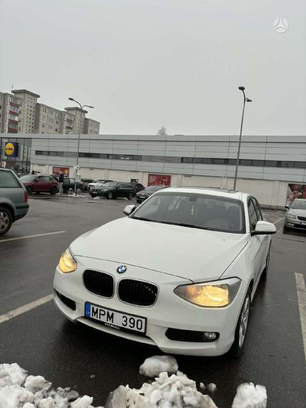 White BMW 116 2012 in Kaunas, with an engine capacity of 2.00 L and mileage of 400 thousand km for 4000 €, photo 1 on AUTOMOTO.COM.LV