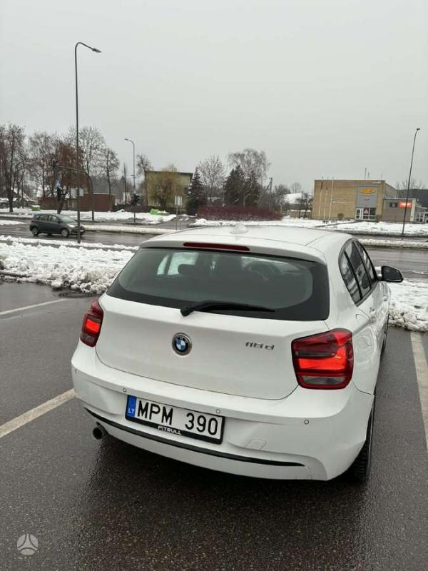 White BMW 116 2012 in Kaunas, with an engine capacity of 2.00 L and mileage of 400 thousand km for 4000 €, photo 3 on AUTOMOTO.COM.LV