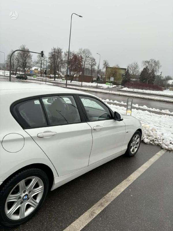White BMW 116 2012 in Kaunas, with an engine capacity of 2.00 L and mileage of 400 thousand km for 4000 €, photo 4 on AUTOMOTO.COM.LV