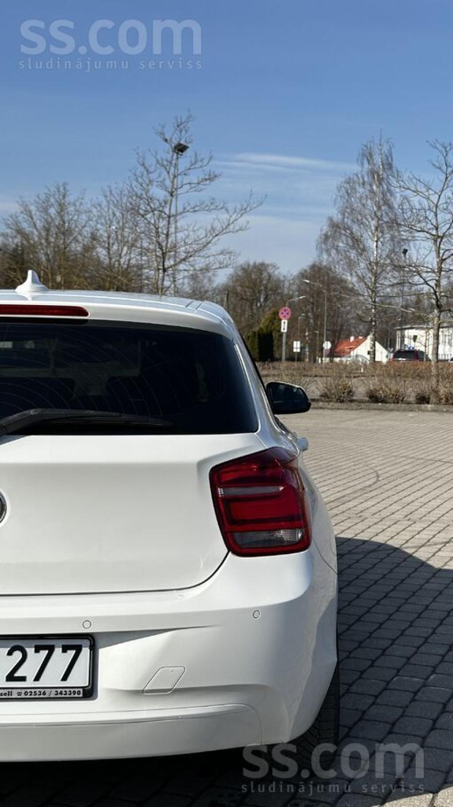 White BMW 116 2012 in Jelgava, with an engine capacity of 2.00 L and mileage of 243 thousand km for 8300 €, photo 7 on AUTOMOTO.COM.LV