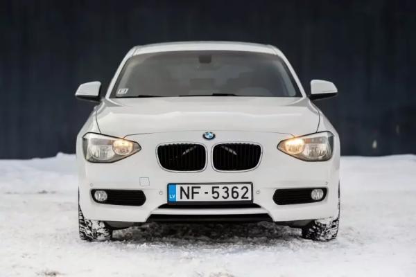 White BMW 116 2012 in Jelgava, with an engine capacity of 2.00 L and mileage of 176 thousand km for 9500 €, photo 3 on AUTOMOTO.COM.LV