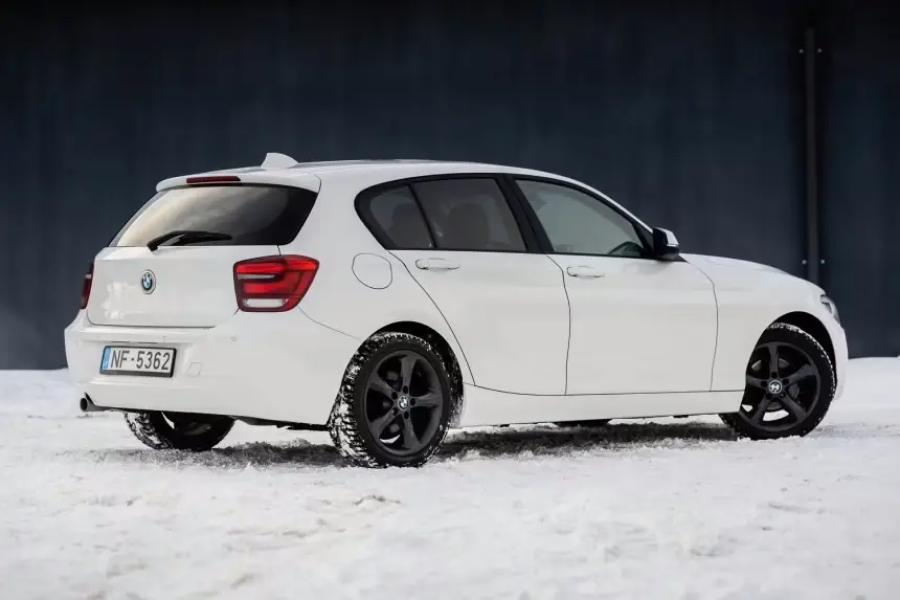 Balts BMW 116 2012 Jelgava, ar dzinēja tilpumu 2.00 L un nobraukumu 176 tūkst. km par 9500 €, foto 5 vietnē AUTOMOTO.COM.LV