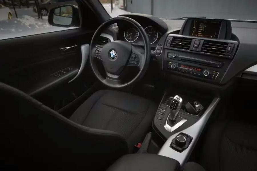 Balts BMW 116 2012 Jelgava, ar dzinēja tilpumu 2.00 L un nobraukumu 176 tūkst. km par 9500 €, foto 9 vietnē AUTOMOTO.COM.LV