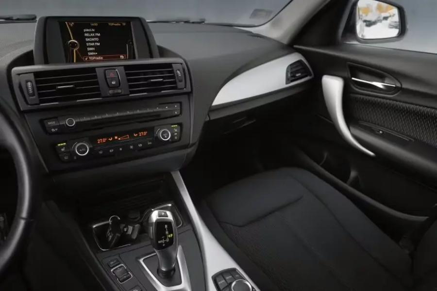 Balts BMW 116 2012 Jelgava, ar dzinēja tilpumu 2.00 L un nobraukumu 176 tūkst. km par 9500 €, foto 11 vietnē AUTOMOTO.COM.LV