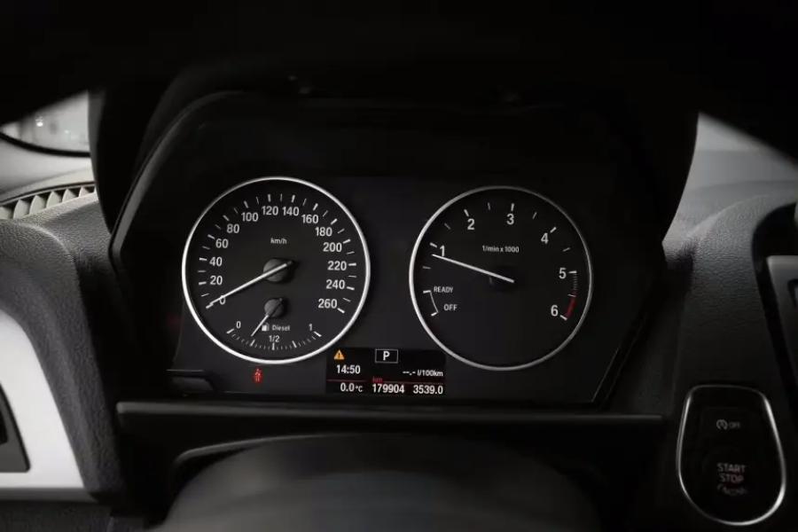 Balts BMW 116 2012 Jelgava, ar dzinēja tilpumu 2.00 L un nobraukumu 176 tūkst. km par 9500 €, foto 12 vietnē AUTOMOTO.COM.LV