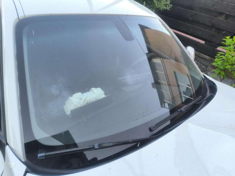 Balts BMW 116 2012 Radviliškis, ar dzinēja tilpumu 1.60 L un nobraukumu 235 tūkst. km par 2450 €, foto 28 vietnē AUTOMOTO.COM.LV
