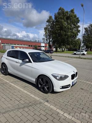 Balts BMW 116 2012 Liepāja, ar dzinēja tilpumu 2.00 L un nobraukumu 264 tūkst. km par 5300 €, foto  vietnē AUTOMOTO.COM.LV