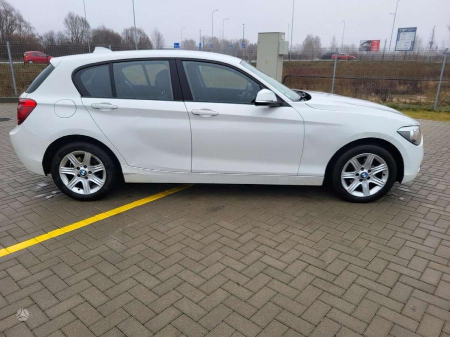 White BMW 116 2013 in Taurage, with an engine capacity of 1.60 L and mileage of 212 thousand km for 4500 €, photo 6 on AUTOMOTO.COM.LV