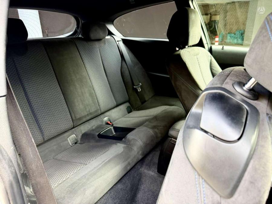 White BMW 116 2013 in Kaunas, with an engine capacity of 0.00 L and mileage of 305 thousand km for 5500 €, photo 9 on AUTOMOTO.COM.LV