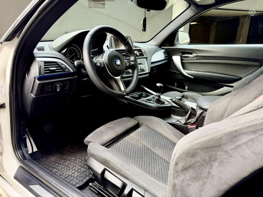 White BMW 116 2013 in Kaunas, with an engine capacity of 0.00 L and mileage of 305 thousand km for 5500 €, photo 10 on AUTOMOTO.COM.LV
