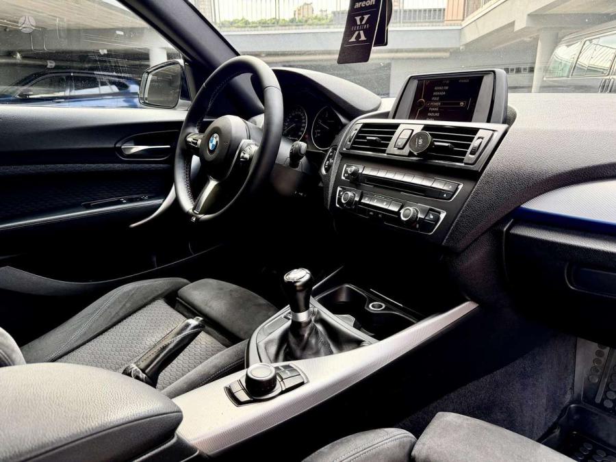 White BMW 116 2013 in Kaunas, with an engine capacity of 0.00 L and mileage of 305 thousand km for 5500 €, photo 12 on AUTOMOTO.COM.LV