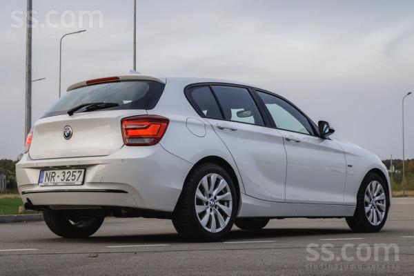 White BMW 116 2013 in Tukums, with an engine capacity of 1.60 L and mileage of 200 thousand km for 5500 €, photo 3 on AUTOMOTO.COM.LV