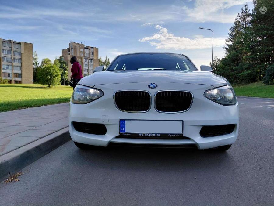 Белый БМВ 116 2014 в Вильнюс, объемом двигателя 1.60 л и пробегом 180 тыс. км за 4800 €, фото 1 на AUTOMOTO.COM.LV