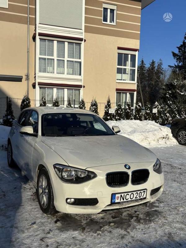 White BMW 116 2015 in Kaunas, with an engine capacity of 2.00 L and mileage of 226 thousand km for 6900 €, photo 6 on AUTOMOTO.COM.LV