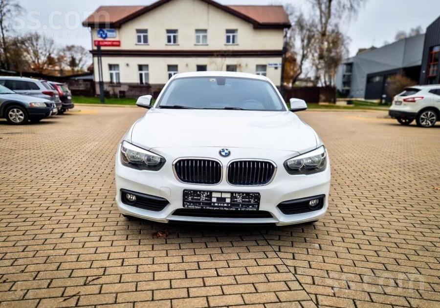 White BMW 116 2015 in Riga, with an engine capacity of 1.50 L and mileage of 220 thousand km for 8990 €, photo 8 on AUTOMOTO.COM.LV