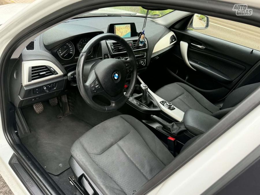 White BMW 116 2017 in Palanga, with an engine capacity of 1.50 L and mileage of 155 thousand km for 12000 €, photo 13 on AUTOMOTO.COM.LV