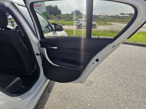 White BMW 116 2017 in Ukmerge, with an engine capacity of 1.50 L and mileage of 215 thousand km for 5950 €, photo 23 on AUTOMOTO.COM.LV