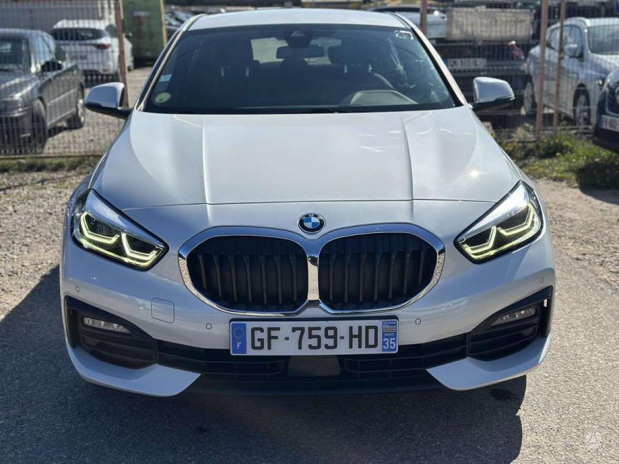 White BMW 116 2022 in Vilnius, with an engine capacity of 1.50 L and mileage of 189 thousand km for 15124 €, photo 3 on AUTOMOTO.COM.LV