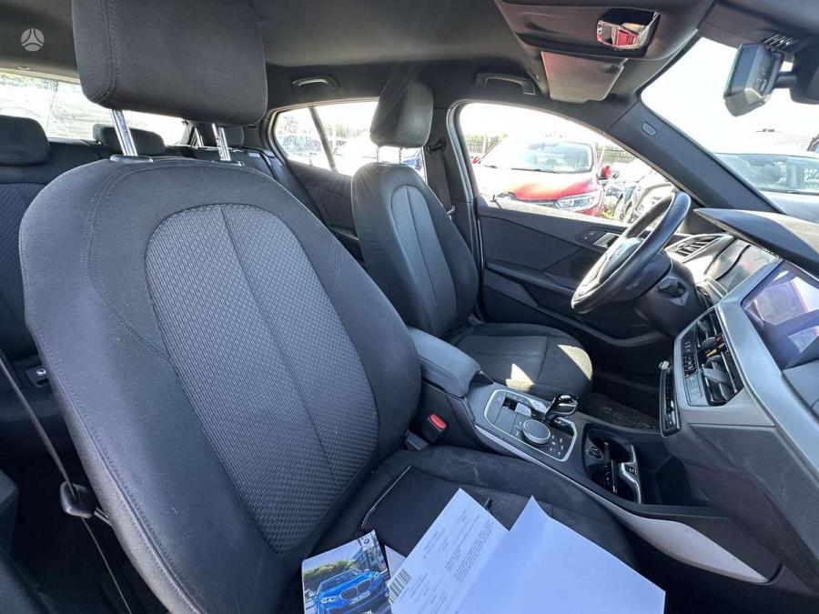 White BMW 116 2022 in Vilnius, with an engine capacity of 1.50 L and mileage of 189 thousand km for 15124 €, photo 14 on AUTOMOTO.COM.LV