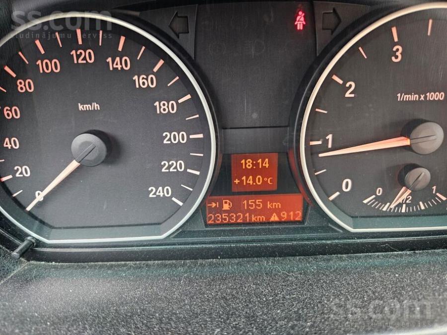 Желтый БМВ 116 2006 в Валмиера, объемом двигателя 1.60 л и пробегом 235 тыс. км за 2000 €, фото 8 на AUTOMOTO.COM.LV