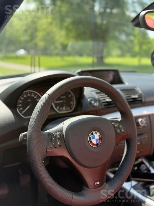 Black BMW 118 2008 in Kuldiga, with an engine capacity of 2.00 L and mileage of 255 thousand km for 6000 €, photo 8 on AUTOMOTO.COM.LV