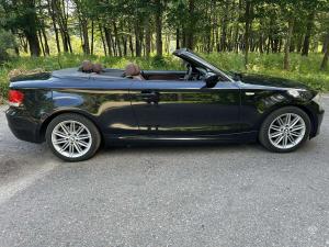 Black BMW 118 2009 in Kaunas, with an engine capacity of 2.00 L and mileage of 273 thousand km for 5900 €, photo 6 on AUTOMOTO.COM.LV