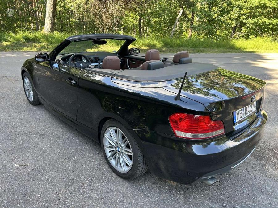 Black BMW 118 2009 in Kaunas, with an engine capacity of 2.00 L and mileage of 273 thousand km for 5900 €, photo 9 on AUTOMOTO.COM.LV