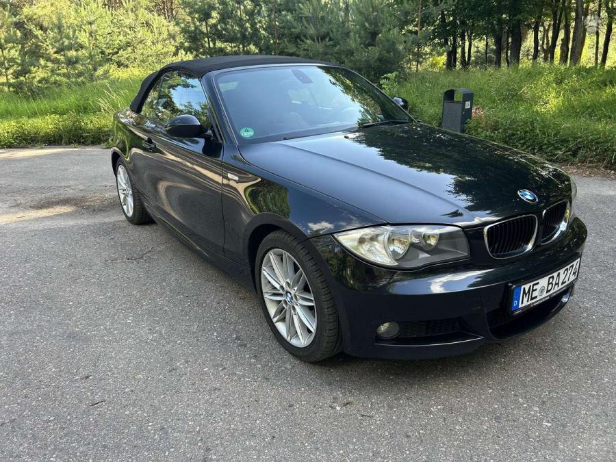 Black BMW 118 2009 in Kaunas, with an engine capacity of 2.00 L and mileage of 273 thousand km for 5900 €, photo 13 on AUTOMOTO.COM.LV