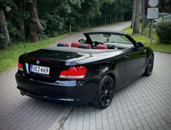 Black BMW 118 2009 in Anyksciai, with an engine capacity of 2.00 L and mileage of 202 thousand km for 5900 €, photo 8 on AUTOMOTO.COM.LV