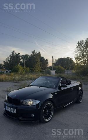 Black BMW 118 2009 in Riga, with an engine capacity of 2.00 L and mileage of 237 thousand km for 9200 €, photo 4 on AUTOMOTO.COM.LV