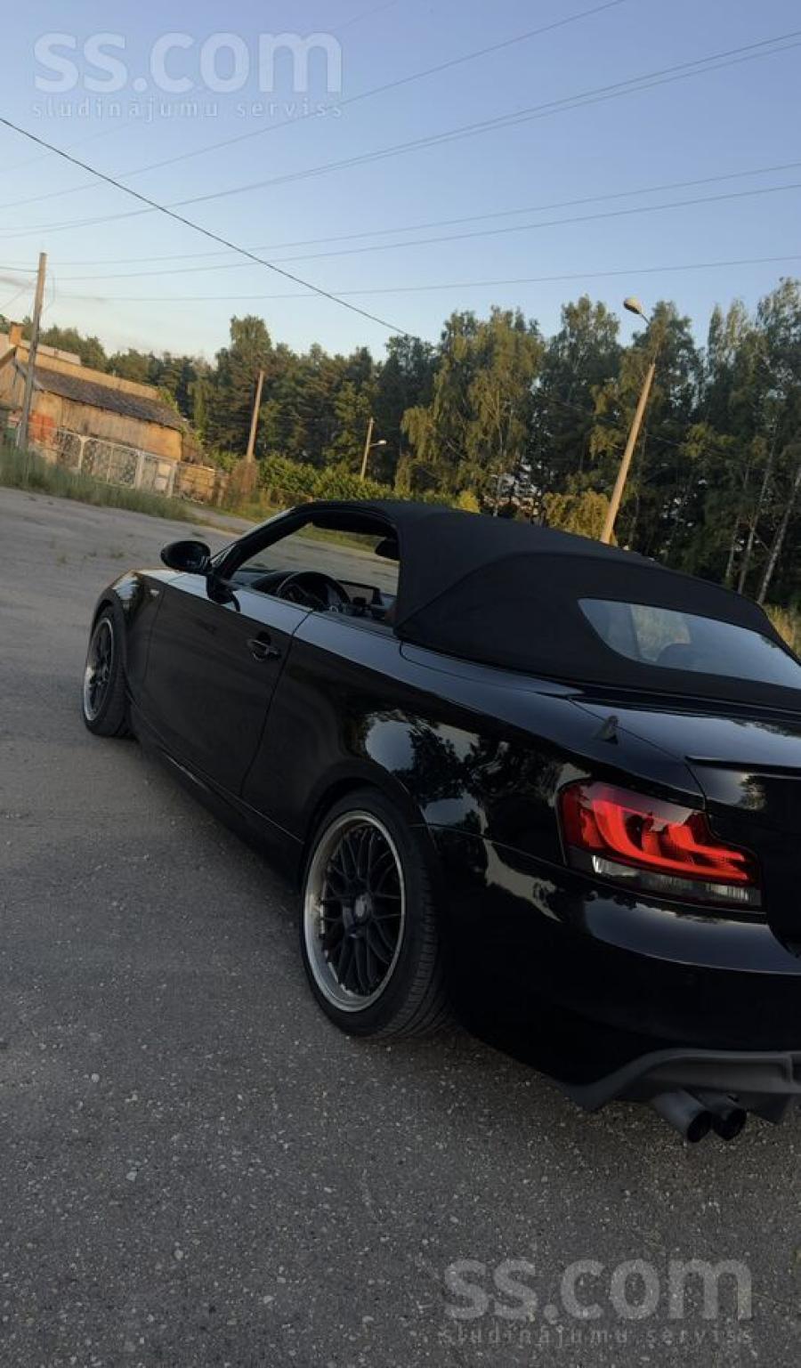 Black BMW 118 2009 in Riga, with an engine capacity of 2.00 L and mileage of 237 thousand km for 9200 €, photo 8 on AUTOMOTO.COM.LV