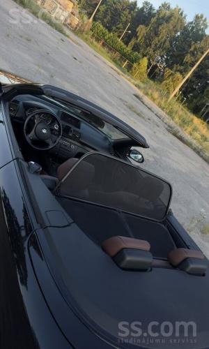 Black BMW 118 2009 in Riga, with an engine capacity of 2.00 L and mileage of 237 thousand km for 9200 €, photo 12 on AUTOMOTO.COM.LV