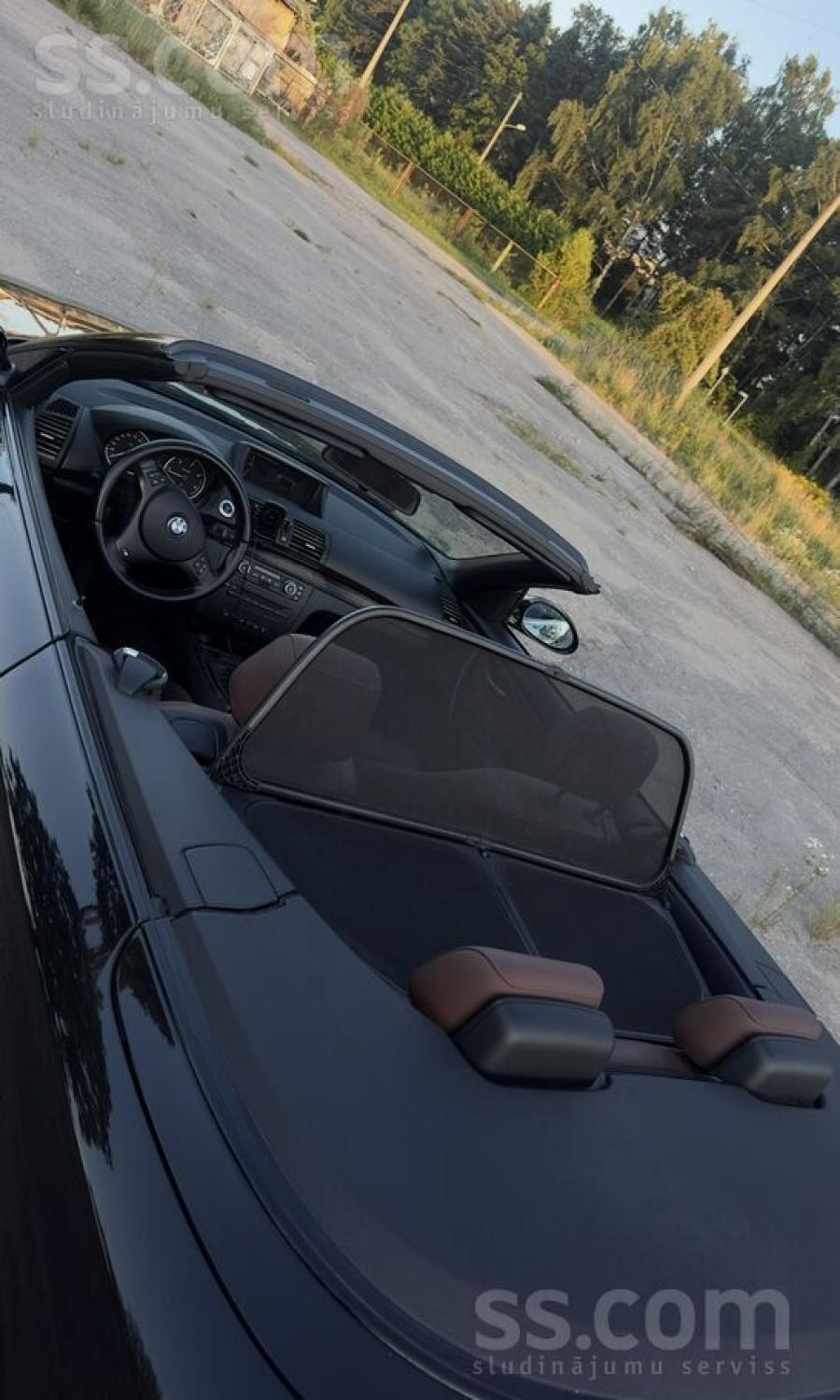 Black BMW 118 2009 in Riga, with an engine capacity of 2.00 L and mileage of 237 thousand km for 9200 €, photo 12 on AUTOMOTO.COM.LV