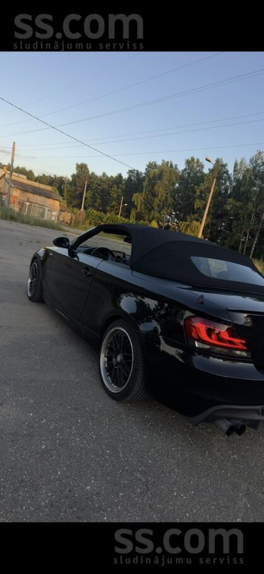 Black BMW 118 2009 in Riga, with an engine capacity of 2.00 L and mileage of 237 thousand km for 7950 €, photo 6 on AUTOMOTO.COM.LV