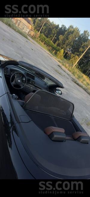 Black BMW 118 2009 in Riga, with an engine capacity of 2.00 L and mileage of 237 thousand km for 7950 €, photo 11 on AUTOMOTO.COM.LV