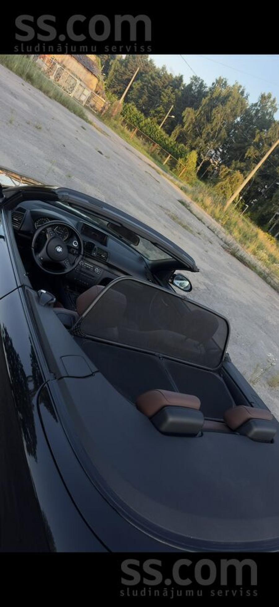 Black BMW 118 2009 in Riga, with an engine capacity of 2.00 L and mileage of 237 thousand km for 7950 €, photo 11 on AUTOMOTO.COM.LV