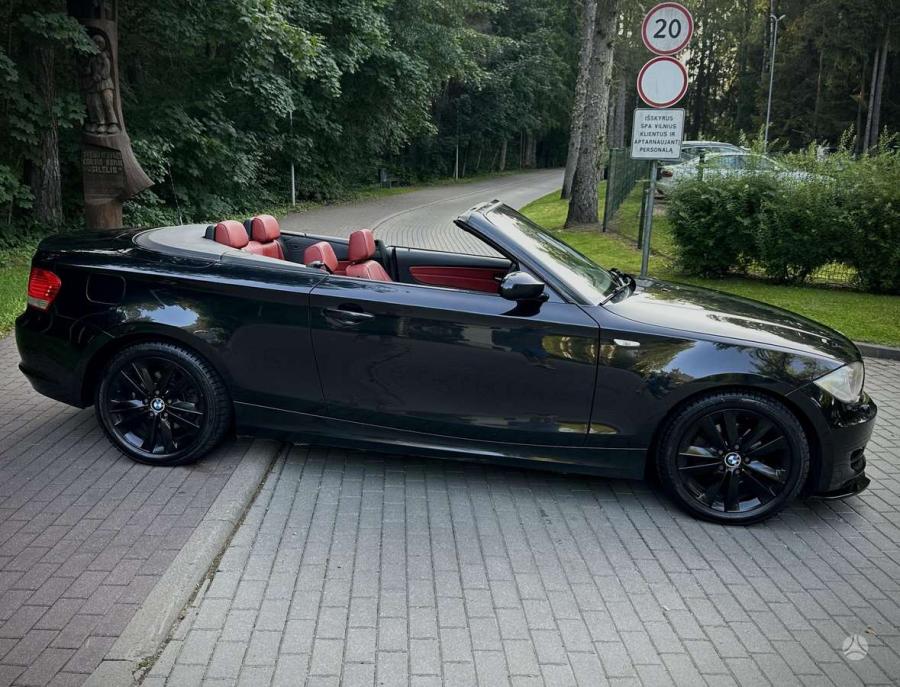Black BMW 118 2009 in Anyksciai, with an engine capacity of 2.00 L and mileage of 203 thousand km for 5300 €, photo 7 on AUTOMOTO.COM.LV