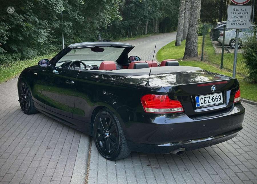 Black BMW 118 2009 in Anyksciai, with an engine capacity of 2.00 L and mileage of 203 thousand km for 5300 €, photo 9 on AUTOMOTO.COM.LV