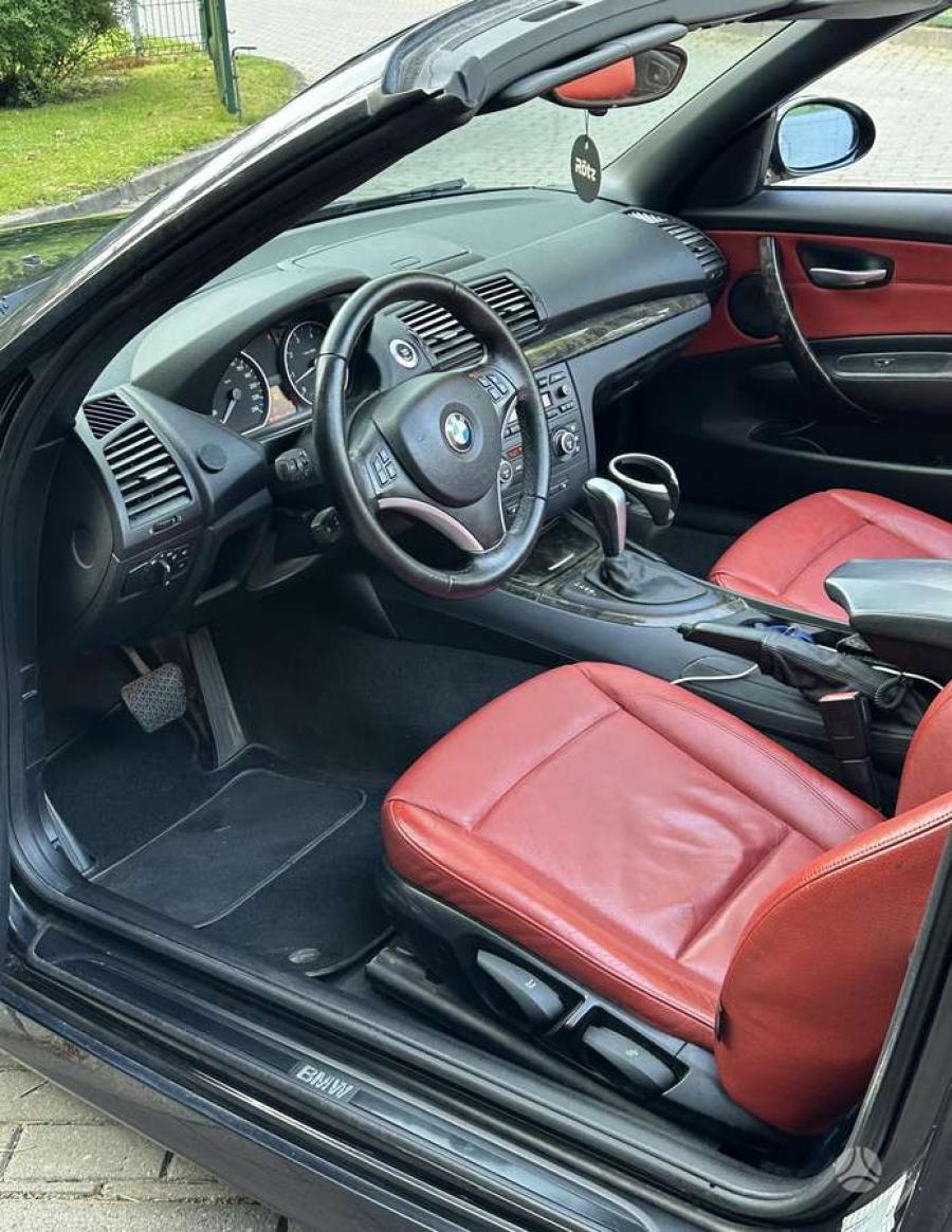 Black BMW 118 2009 in Anyksciai, with an engine capacity of 2.00 L and mileage of 203 thousand km for 5300 €, photo 11 on AUTOMOTO.COM.LV