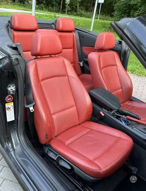 Black BMW 118 2009 in Anyksciai, with an engine capacity of 2.00 L and mileage of 203 thousand km for 5300 €, photo 13 on AUTOMOTO.COM.LV
