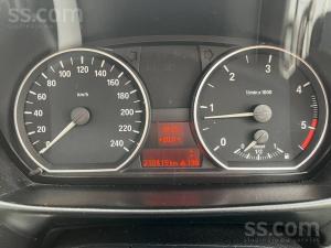 Черный БМВ 118 2010 в Рига, объемом двигателя 1.80 л и пробегом 210 тыс. км за 5990 €, фото 17 на AUTOMOTO.COM.LV