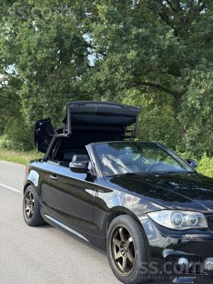 Melns BMW 118 2010 Bauska, ar dzinēja tilpumu 2.00 L un nobraukumu 305 tūkst. km par 7600 €, foto 8 vietnē AUTOMOTO.COM.LV