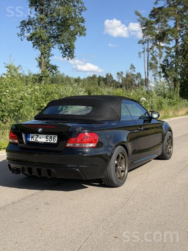 Melns BMW 118 2010 Bauska, ar dzinēja tilpumu 2.00 L un nobraukumu 305 tūkst. km par 7600 €, foto 10 vietnē AUTOMOTO.COM.LV