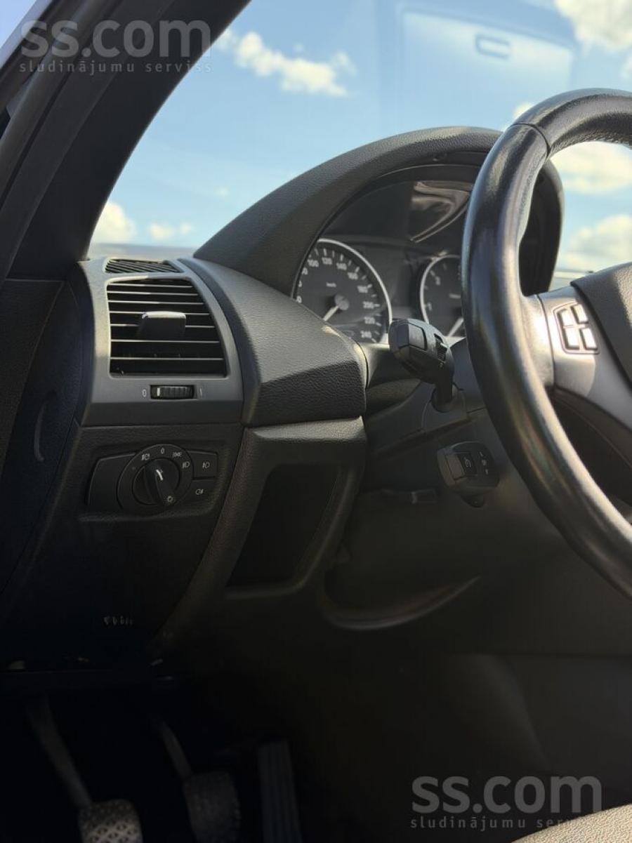 Melns BMW 118 2010 Bauska, ar dzinēja tilpumu 2.00 L un nobraukumu 305 tūkst. km par 7600 €, foto 18 vietnē AUTOMOTO.COM.LV