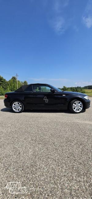 Black BMW 118 2010 in Vilnius, with an engine capacity of 2.00 L and mileage of 171 thousand km for 6590 €, photo 5 on AUTOMOTO.COM.LV
