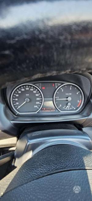 Melns BMW 118 2010 Viļņa, ar dzinēja tilpumu 2.00 L un nobraukumu 171 tūkst. km par 6590 €, foto 12 vietnē AUTOMOTO.COM.LV