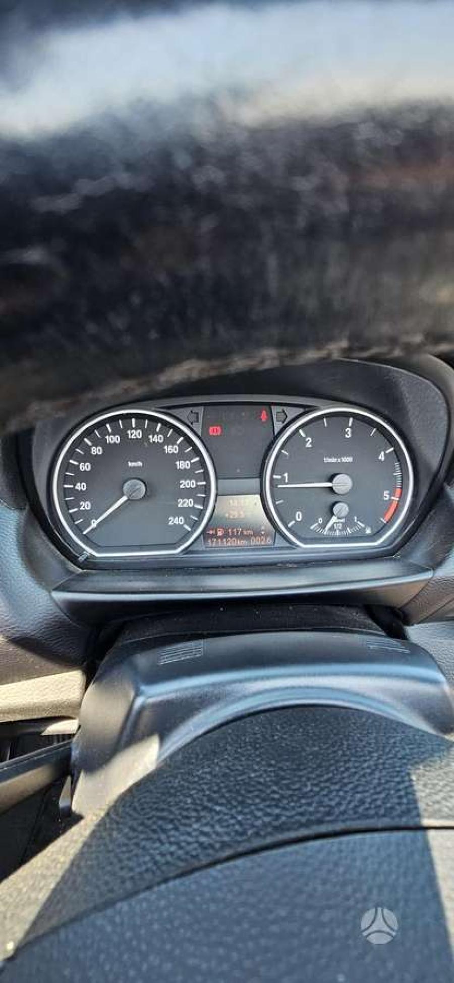Melns BMW 118 2010 Viļņa, ar dzinēja tilpumu 2.00 L un nobraukumu 171 tūkst. km par 6590 €, foto 12 vietnē AUTOMOTO.COM.LV