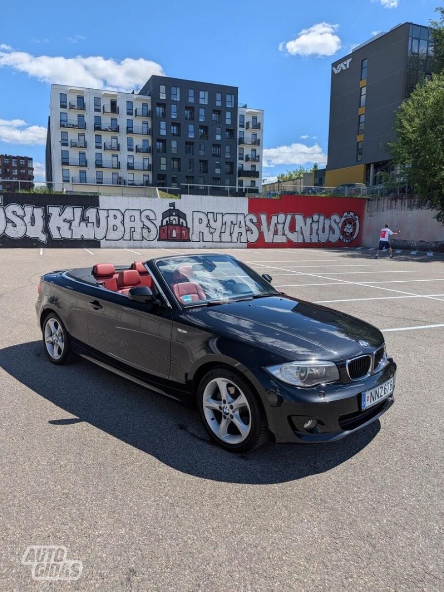 Black BMW 118 2011 in Vilnius, with an engine capacity of 2.00 L and mileage of 273 thousand km for 5950 €, photo 6 on AUTOMOTO.COM.LV